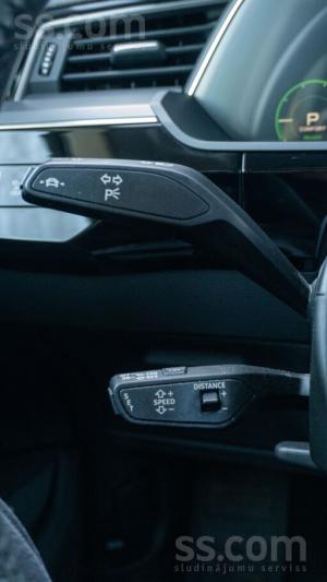 Grey Audi E-Tron 2019 in Riga, with an engine capacity of 0.00 L and mileage of 160 thousand km for 19590 €, photo 17 on AUTOMOTO.COM.LV