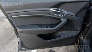 Grey Audi E-Tron 2019 in Riga, with an engine capacity of 0.00 L and mileage of 160 thousand km for 19590 €, photo 21 on AUTOMOTO.COM.LV