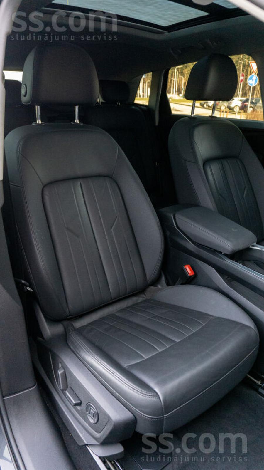 Grey Audi E-Tron 2019 in Riga, with an engine capacity of 0.00 L and mileage of 160 thousand km for 19590 €, photo 25 on AUTOMOTO.COM.LV