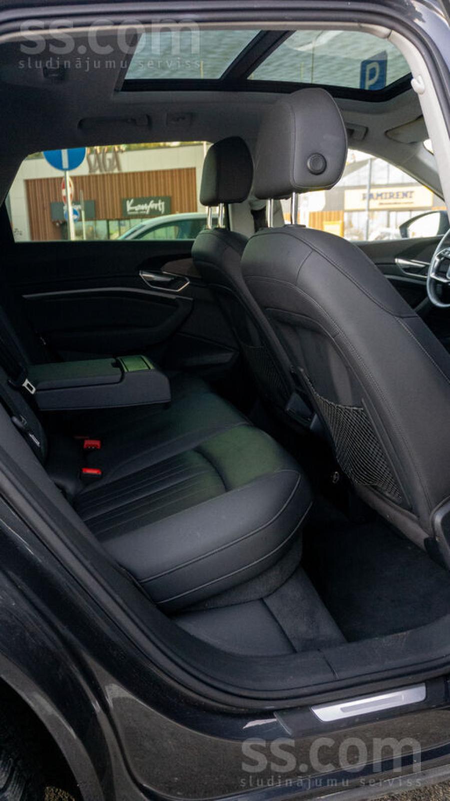 Grey Audi E-Tron 2019 in Riga, with an engine capacity of 0.00 L and mileage of 160 thousand km for 19590 €, photo 26 on AUTOMOTO.COM.LV