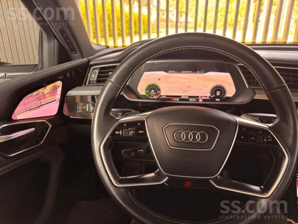 Grey Audi E-Tron 2019 in Cesis, with an engine capacity of 0.00 L and mileage of 164 thousand km for 27600 €, photo 7 on AUTOMOTO.COM.LV