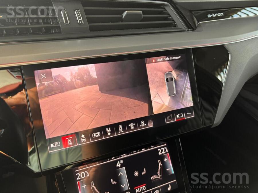 Grey Audi E-Tron 2019 in Cesis, with an engine capacity of 0.00 L and mileage of 164 thousand km for 27600 €, photo 11 on AUTOMOTO.COM.LV