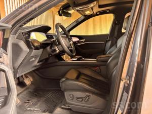 Grey Audi E-Tron 2019 in Cesis, with an engine capacity of 0.00 L and mileage of 164 thousand km for 27600 €, photo 17 on AUTOMOTO.COM.LV