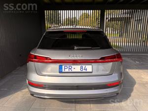 Grey Audi E-Tron 2019 in Cesis, with an engine capacity of 0.00 L and mileage of 164 thousand km for 27600 €, photo 20 on AUTOMOTO.COM.LV