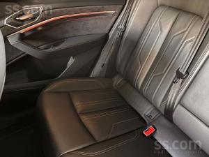 Grey Audi E-Tron 2019 in Cesis, with an engine capacity of 0.00 L and mileage of 164 thousand km for 27600 €, photo 21 on AUTOMOTO.COM.LV