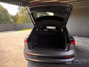 Grey Audi E-Tron 2019 in Cesis, with an engine capacity of 0.00 L and mileage of 164 thousand km for 27600 €, photo 23 on AUTOMOTO.COM.LV