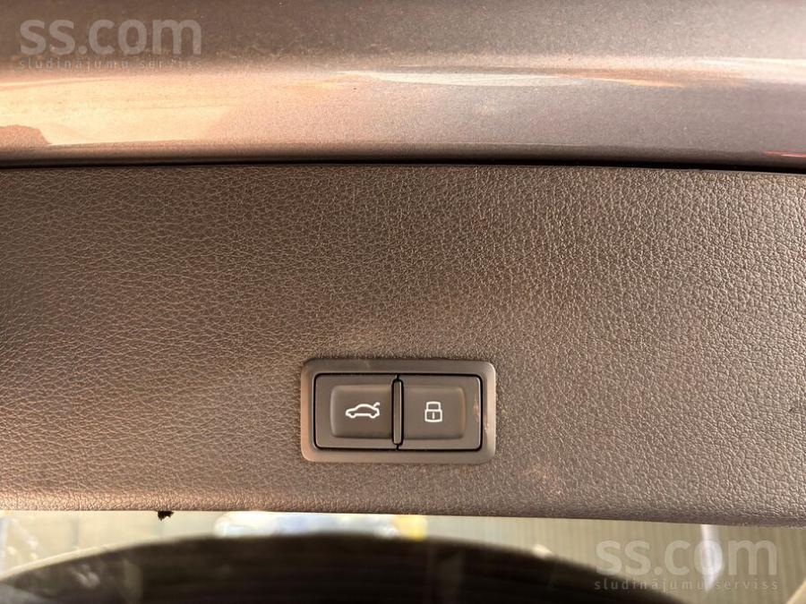 Grey Audi E-Tron 2019 in Cesis, with an engine capacity of 0.00 L and mileage of 164 thousand km for 27600 €, photo 24 on AUTOMOTO.COM.LV