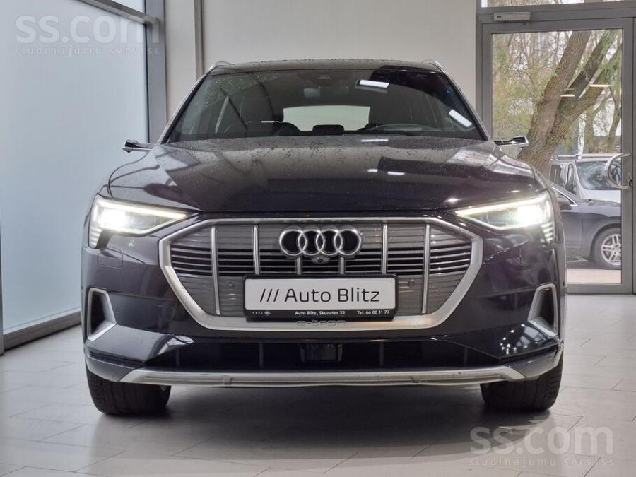 Pelēks Audi E-Tron 2019 Rīga, ar dzinēja tilpumu 0.00 L un nobraukumu 90 tūkst. km par 25900 €, foto 5 vietnē AUTOMOTO.COM.LV