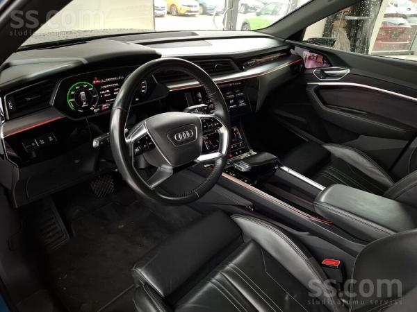 Pelēks Audi E-Tron 2019 Rīga, ar dzinēja tilpumu 0.00 L un nobraukumu 90 tūkst. km par 25900 €, foto 6 vietnē AUTOMOTO.COM.LV