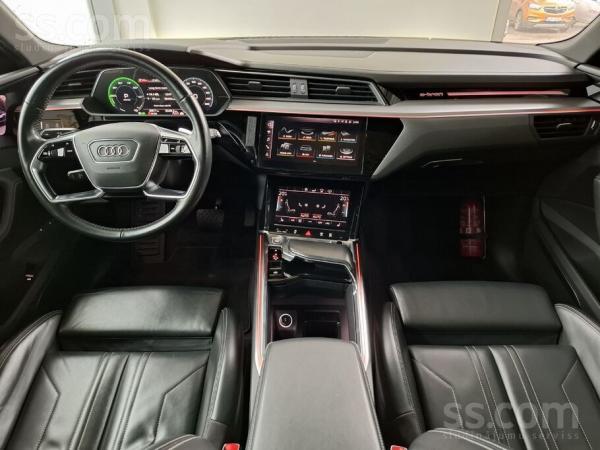 Pelēks Audi E-Tron 2019 Rīga, ar dzinēja tilpumu 0.00 L un nobraukumu 90 tūkst. km par 25900 €, foto 7 vietnē AUTOMOTO.COM.LV