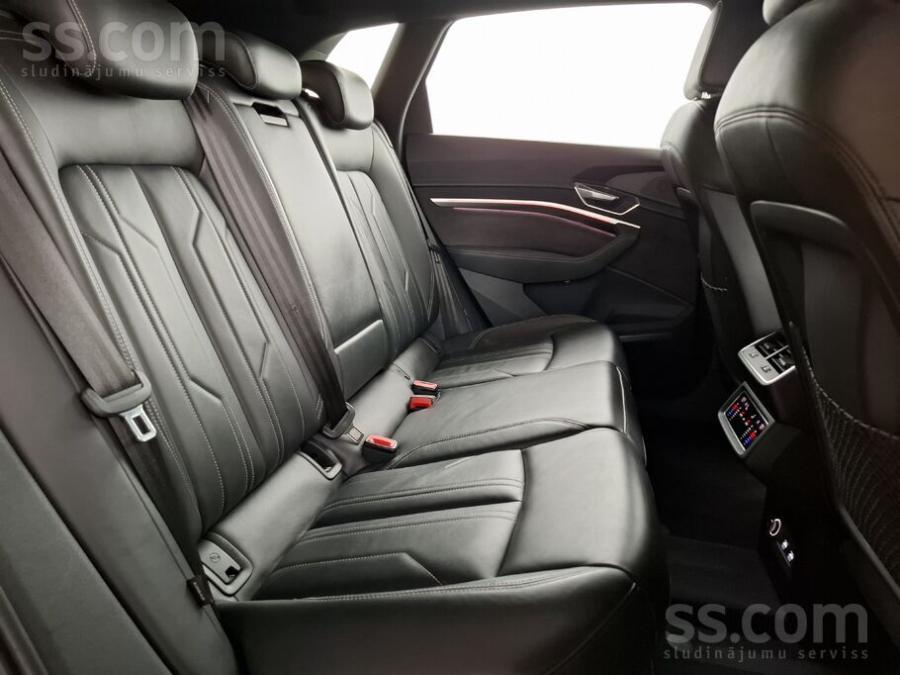Pelēks Audi E-Tron 2019 Rīga, ar dzinēja tilpumu 0.00 L un nobraukumu 90 tūkst. km par 25900 €, foto 11 vietnē AUTOMOTO.COM.LV