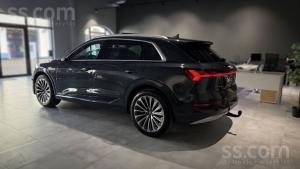 Grey Audi E-Tron 2019 in Riga, with an engine capacity of 0.00 L and mileage of 130 thousand km for 27000 €, photo 3 on AUTOMOTO.COM.LV
