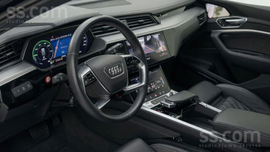 Grey Audi E-Tron 2019 in Riga, with an engine capacity of 0.00 L and mileage of 130 thousand km for 27000 €, photo 5 on AUTOMOTO.COM.LV