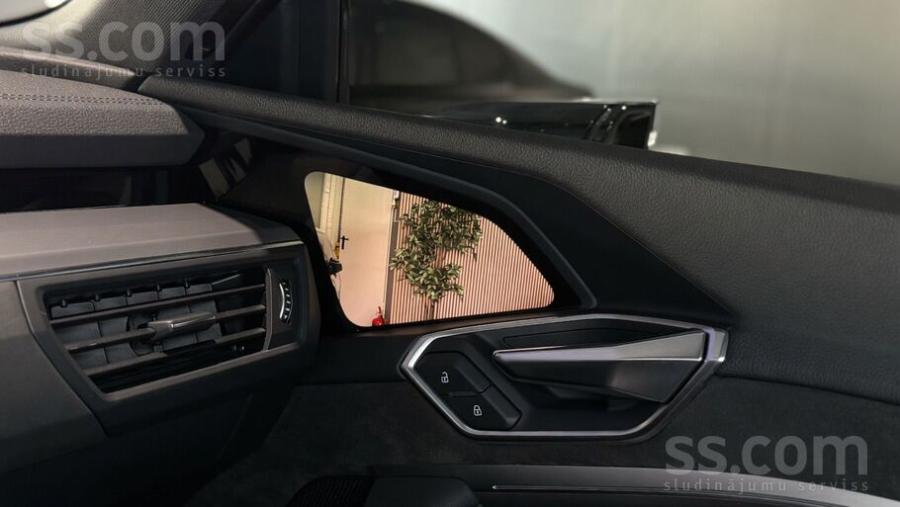 Grey Audi E-Tron 2019 in Riga, with an engine capacity of 0.00 L and mileage of 130 thousand km for 27000 €, photo 9 on AUTOMOTO.COM.LV
