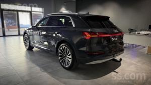 Grey Audi E-Tron 2019 in Riga, with an engine capacity of 0.00 L and mileage of 130 thousand km for 27000 €, photo 12 on AUTOMOTO.COM.LV