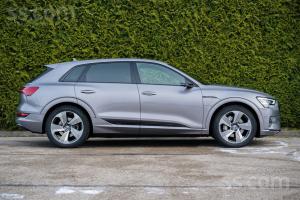 Grey Audi E-Tron 2019 in Riga, with an engine capacity of 0.00 L and mileage of 107 thousand km for 26990 €, photo 5 on AUTOMOTO.COM.LV