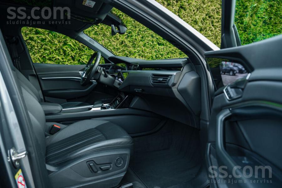 Grey Audi E-Tron 2019 in Riga, with an engine capacity of 0.00 L and mileage of 107 thousand km for 26990 €, photo 17 on AUTOMOTO.COM.LV
