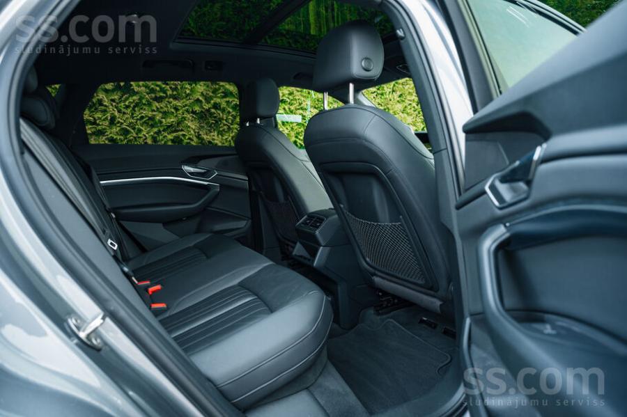 Grey Audi E-Tron 2019 in Riga, with an engine capacity of 0.00 L and mileage of 107 thousand km for 26990 €, photo 19 on AUTOMOTO.COM.LV