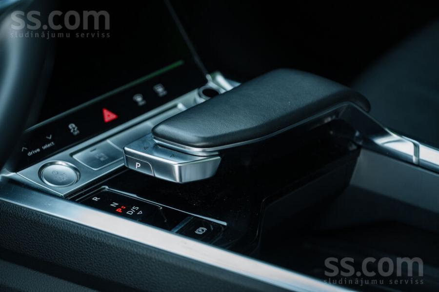 Grey Audi E-Tron 2019 in Riga, with an engine capacity of 0.00 L and mileage of 107 thousand km for 26990 €, photo 22 on AUTOMOTO.COM.LV