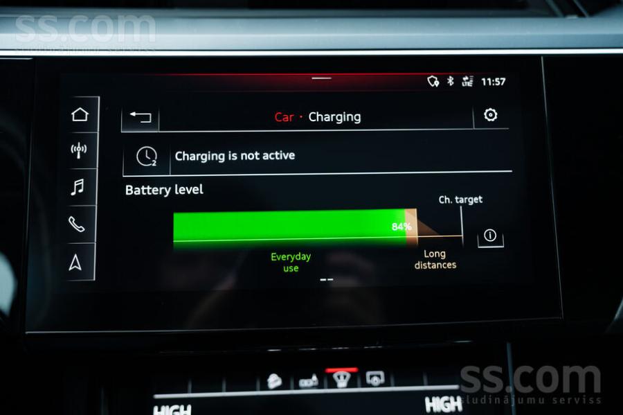 Grey Audi E-Tron 2019 in Riga, with an engine capacity of 0.00 L and mileage of 107 thousand km for 26990 €, photo 33 on AUTOMOTO.COM.LV