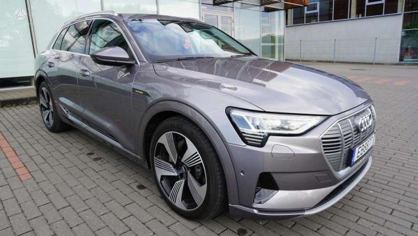 Grey Audi E-Tron 2019 in Kaunas, with an engine capacity of 0.00 L and mileage of 189 thousand km for 24500 €, photo 1 on AUTOMOTO.COM.LV