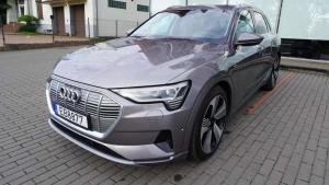 Серый Ауди E-Tron 2019 в Каунас, объемом двигателя 0.00 л и пробегом 189 тыс. км за 24500 €, фото 3 на AUTOMOTO.COM.LV
