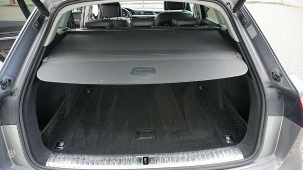 Grey Audi E-Tron 2019 in Kaunas, with an engine capacity of 0.00 L and mileage of 189 thousand km for 24500 €, photo 9 on AUTOMOTO.COM.LV