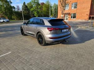 Pelēks Audi E-Tron 2019 Rīga, ar dzinēja tilpumu 0.00 L un nobraukumu 101 tūkst. km par 28000 €, foto 3 vietnē AUTOMOTO.COM.LV