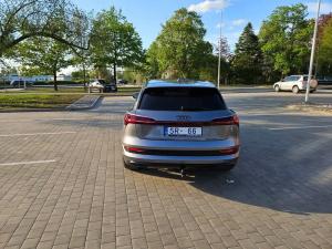 Pelēks Audi E-Tron 2019 Rīga, ar dzinēja tilpumu 0.00 L un nobraukumu 101 tūkst. km par 28000 €, foto 6 vietnē AUTOMOTO.COM.LV