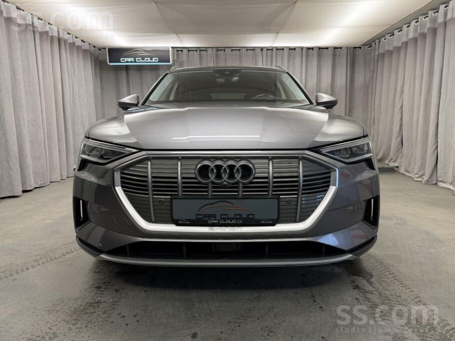 Grey Audi E-Tron 2019 in Riga, with an engine capacity of 0.00 L and mileage of 65 thousand km for 31990 €, photo 3 on AUTOMOTO.COM.LV