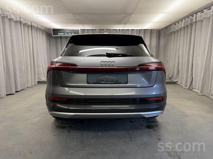 Grey Audi E-Tron 2019 in Riga, with an engine capacity of 0.00 L and mileage of 65 thousand km for 31990 €, photo 6 on AUTOMOTO.COM.LV