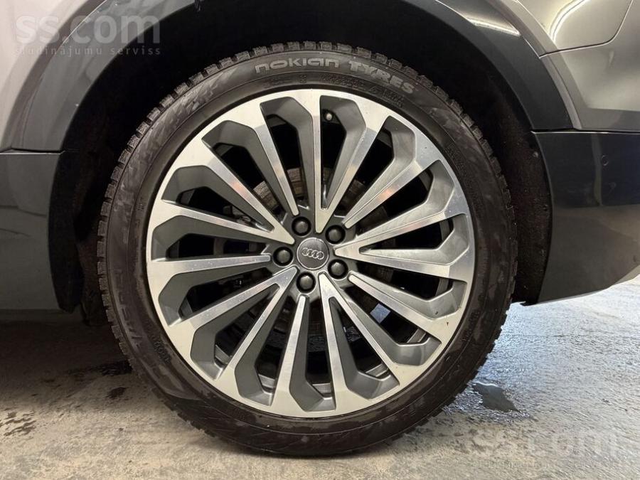 Grey Audi E-Tron 2019 in Riga, with an engine capacity of 0.00 L and mileage of 65 thousand km for 31990 €, photo 16 on AUTOMOTO.COM.LV
