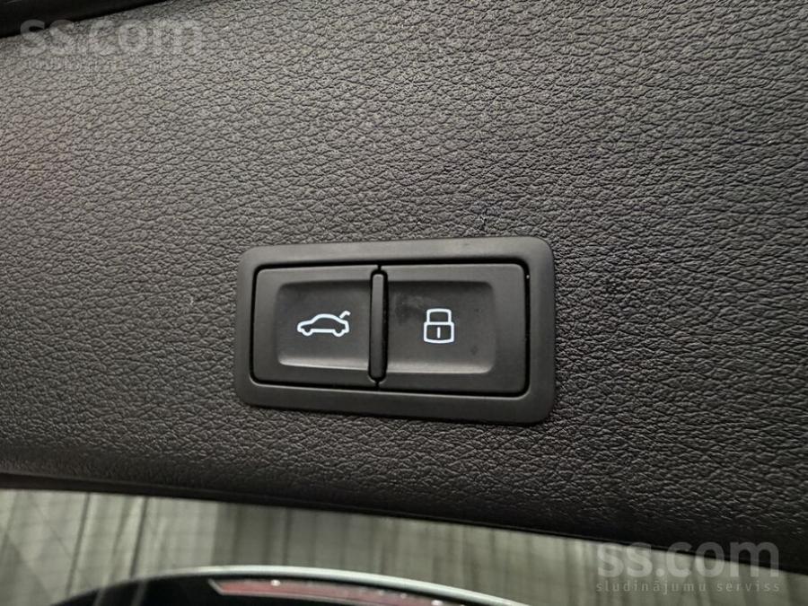 Grey Audi E-Tron 2019 in Riga, with an engine capacity of 0.00 L and mileage of 65 thousand km for 31990 €, photo 21 on AUTOMOTO.COM.LV