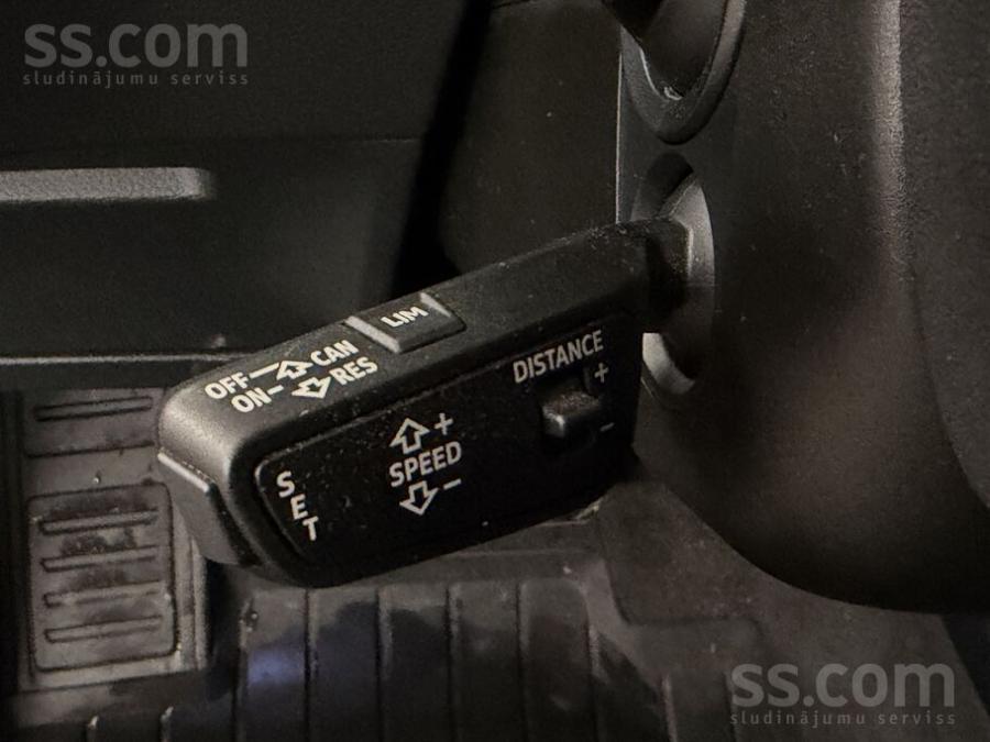 Grey Audi E-Tron 2019 in Riga, with an engine capacity of 0.00 L and mileage of 65 thousand km for 31990 €, photo 23 on AUTOMOTO.COM.LV