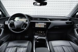 Pelēks Audi E-Tron 2019 Mārupe, ar dzinēja tilpumu 0.00 L un nobraukumu 106 tūkst. km par 24450 €, foto 7 vietnē AUTOMOTO.COM.LV