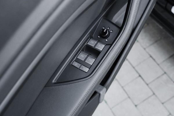 Pelēks Audi E-Tron 2019 Mārupe, ar dzinēja tilpumu 0.00 L un nobraukumu 106 tūkst. km par 24450 €, foto 8 vietnē AUTOMOTO.COM.LV