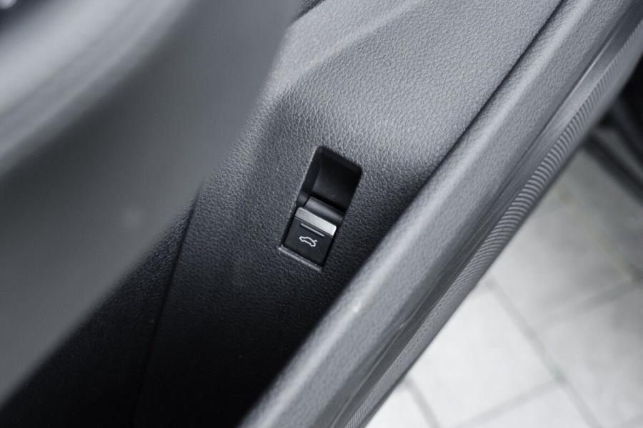 Pelēks Audi E-Tron 2019 Mārupe, ar dzinēja tilpumu 0.00 L un nobraukumu 106 tūkst. km par 24450 €, foto 11 vietnē AUTOMOTO.COM.LV
