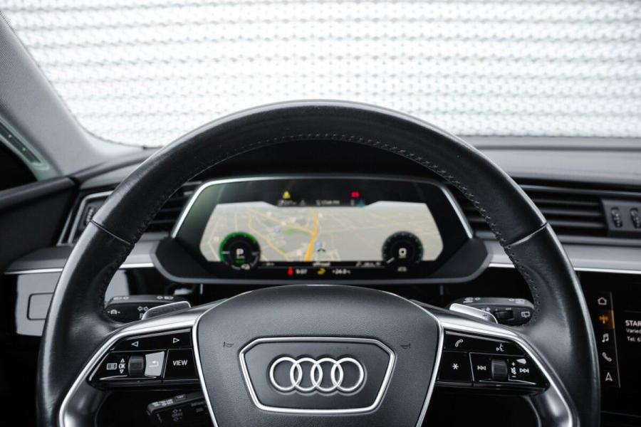 Pelēks Audi E-Tron 2019 Mārupe, ar dzinēja tilpumu 0.00 L un nobraukumu 106 tūkst. km par 24450 €, foto 18 vietnē AUTOMOTO.COM.LV
