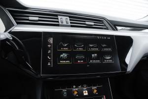 Pelēks Audi E-Tron 2019 Mārupe, ar dzinēja tilpumu 0.00 L un nobraukumu 106 tūkst. km par 24450 €, foto 19 vietnē AUTOMOTO.COM.LV