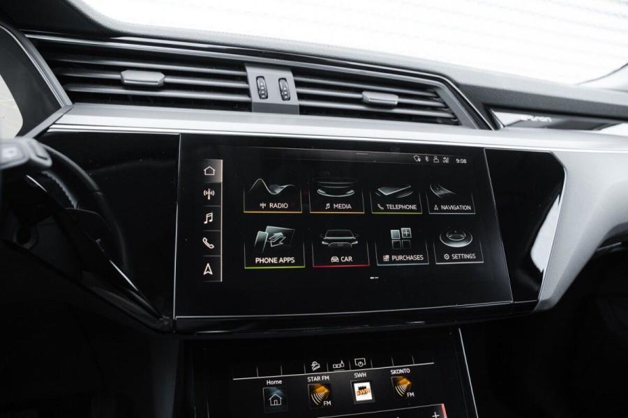 Pelēks Audi E-Tron 2019 Mārupe, ar dzinēja tilpumu 0.00 L un nobraukumu 106 tūkst. km par 24450 €, foto 19 vietnē AUTOMOTO.COM.LV
