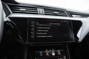 Pelēks Audi E-Tron 2019 Mārupe, ar dzinēja tilpumu 0.00 L un nobraukumu 106 tūkst. km par 24450 €, foto 25 vietnē AUTOMOTO.COM.LV