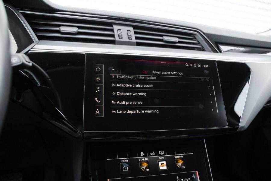 Pelēks Audi E-Tron 2019 Mārupe, ar dzinēja tilpumu 0.00 L un nobraukumu 106 tūkst. km par 24450 €, foto 25 vietnē AUTOMOTO.COM.LV