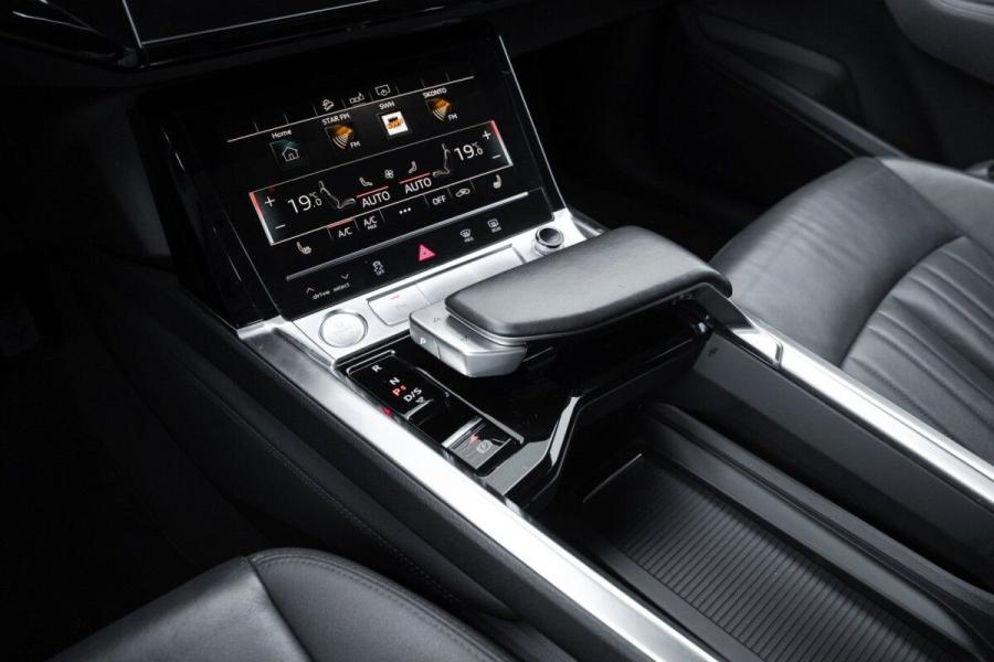 Pelēks Audi E-Tron 2019 Mārupe, ar dzinēja tilpumu 0.00 L un nobraukumu 106 tūkst. km par 24450 €, foto 30 vietnē AUTOMOTO.COM.LV