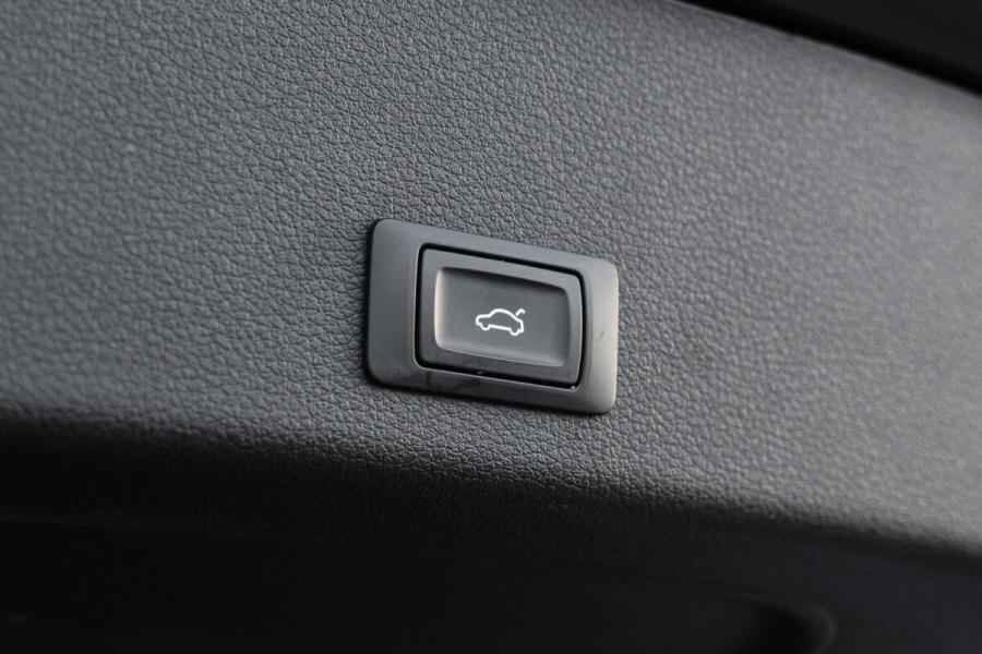 Pelēks Audi E-Tron 2019 Mārupe, ar dzinēja tilpumu 0.00 L un nobraukumu 106 tūkst. km par 24450 €, foto 33 vietnē AUTOMOTO.COM.LV