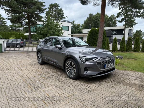 Pelēks Audi E-Tron 2019 Tallina, ar dzinēja tilpumu 0.00 L un nobraukumu 107 tūkst. km par 31999 €, foto 1 vietnē AUTOMOTO.COM.LV