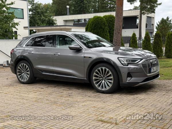 Pelēks Audi E-Tron 2019 Tallina, ar dzinēja tilpumu 0.00 L un nobraukumu 107 tūkst. km par 31999 €, foto 3 vietnē AUTOMOTO.COM.LV