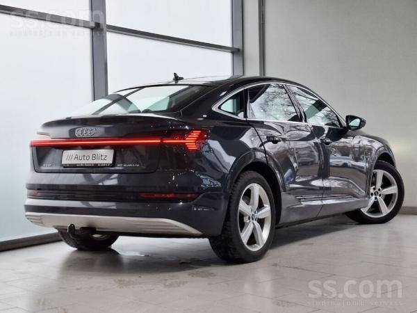 Pelēks Audi E-Tron 2020 Rīga, ar dzinēja tilpumu 0.00 L un nobraukumu 74 tūkst. km par 25500 €, foto 2 vietnē AUTOMOTO.COM.LV
