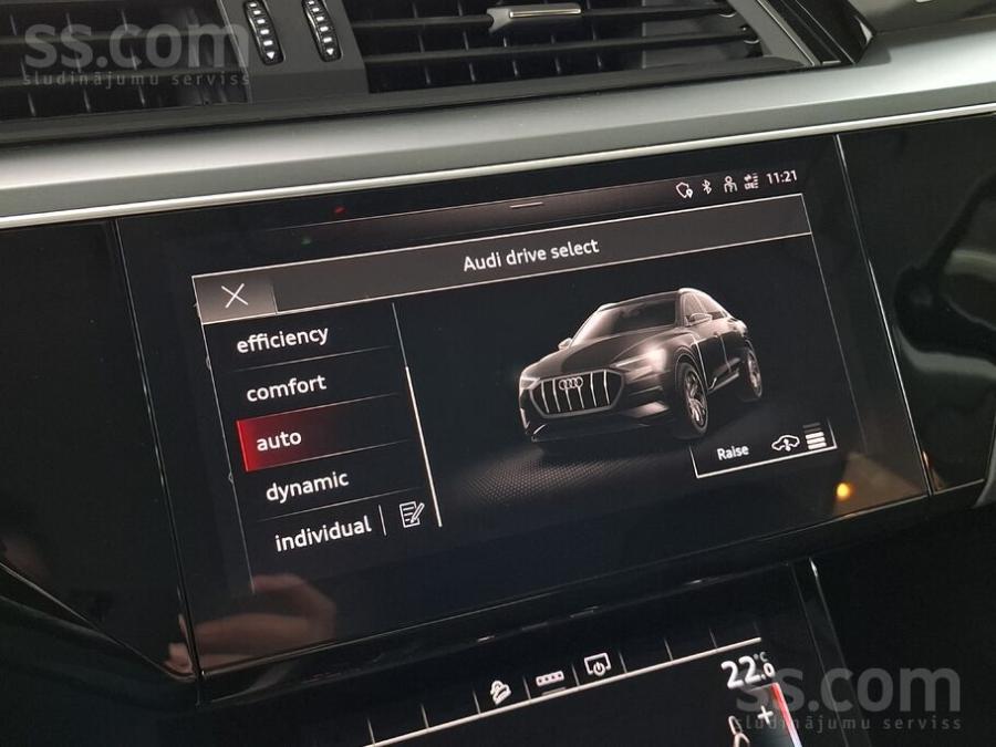 Серый Ауди E-Tron 2020 в Рига, объемом двигателя 0.00 л и пробегом 74 тыс. км за 25500 €, фото 17 на AUTOMOTO.COM.LV