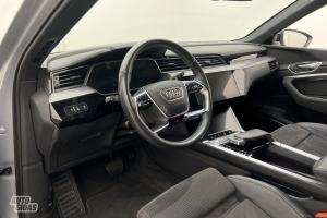 Pelēks Audi E-Tron 2020 Kauņa, ar dzinēja tilpumu 0.00 L un nobraukumu 74 tūkst. km par 37832 €, foto 8 vietnē AUTOMOTO.COM.LV