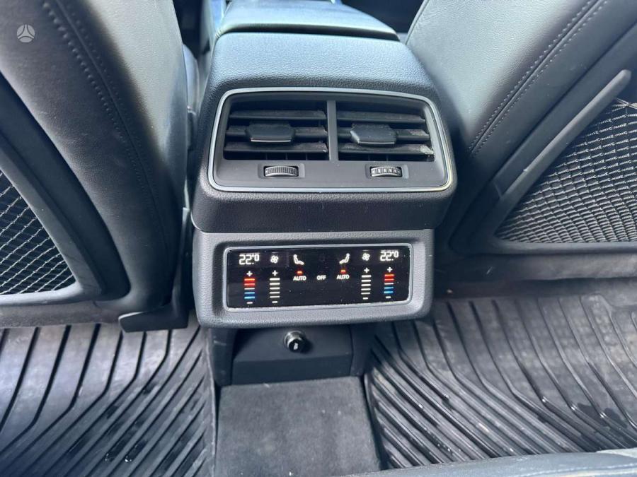 Grey Audi E-Tron 2020 in Kaunas, with an engine capacity of 0.00 L and mileage of 48 thousand km for 26800 €, photo 12 on AUTOMOTO.COM.LV